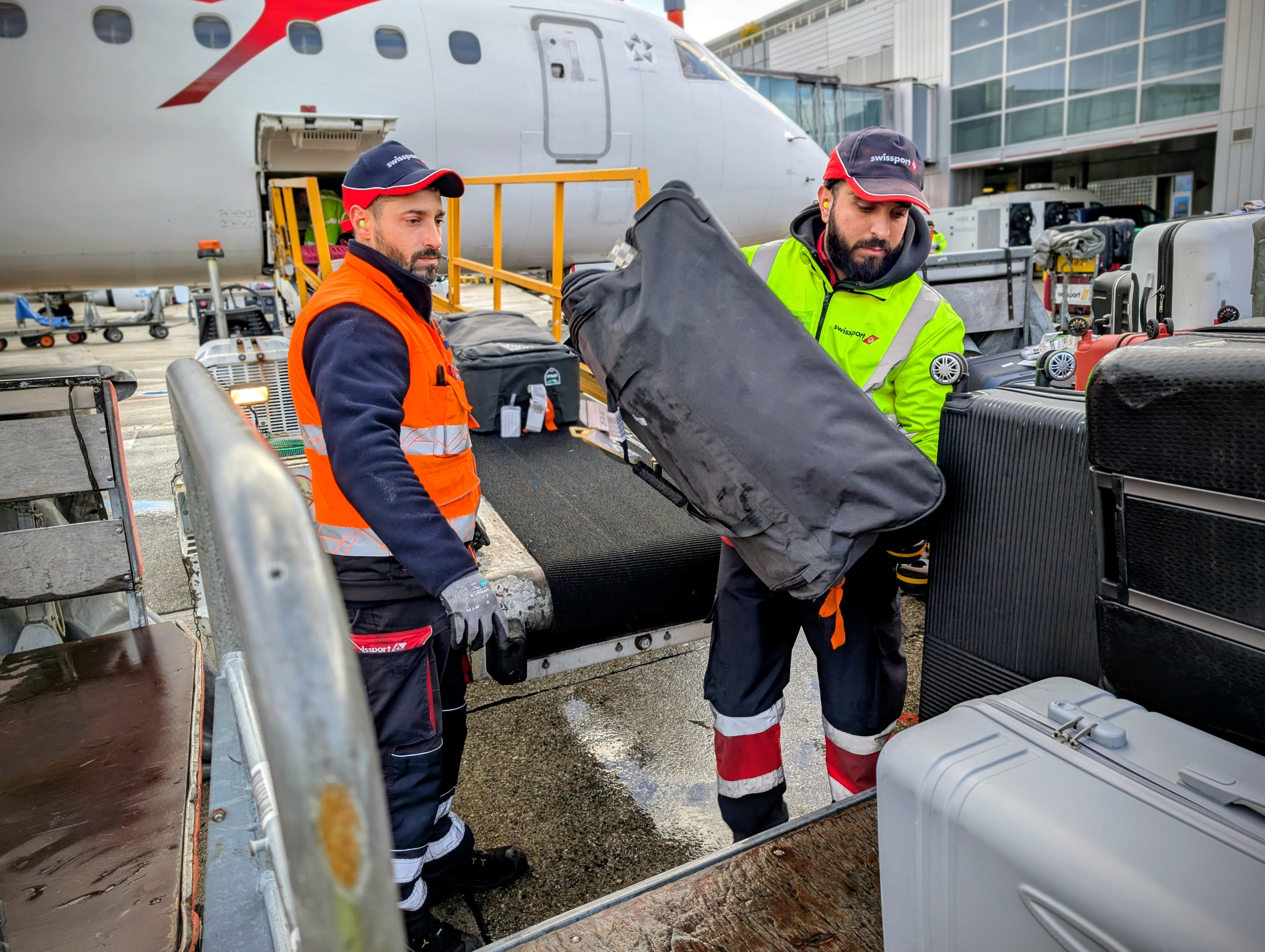 Swissport International AG - Swissport signs integration program for ...